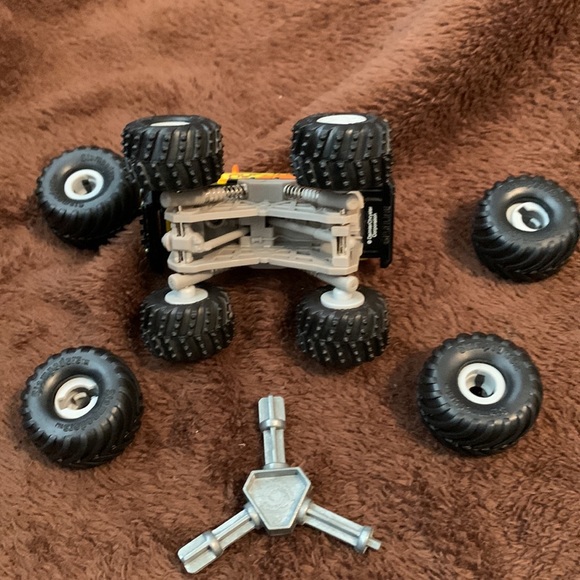 Dodge | Toys | Dodge Durango Monster Truck Tires 4 Wheel Vehicle Toy ...